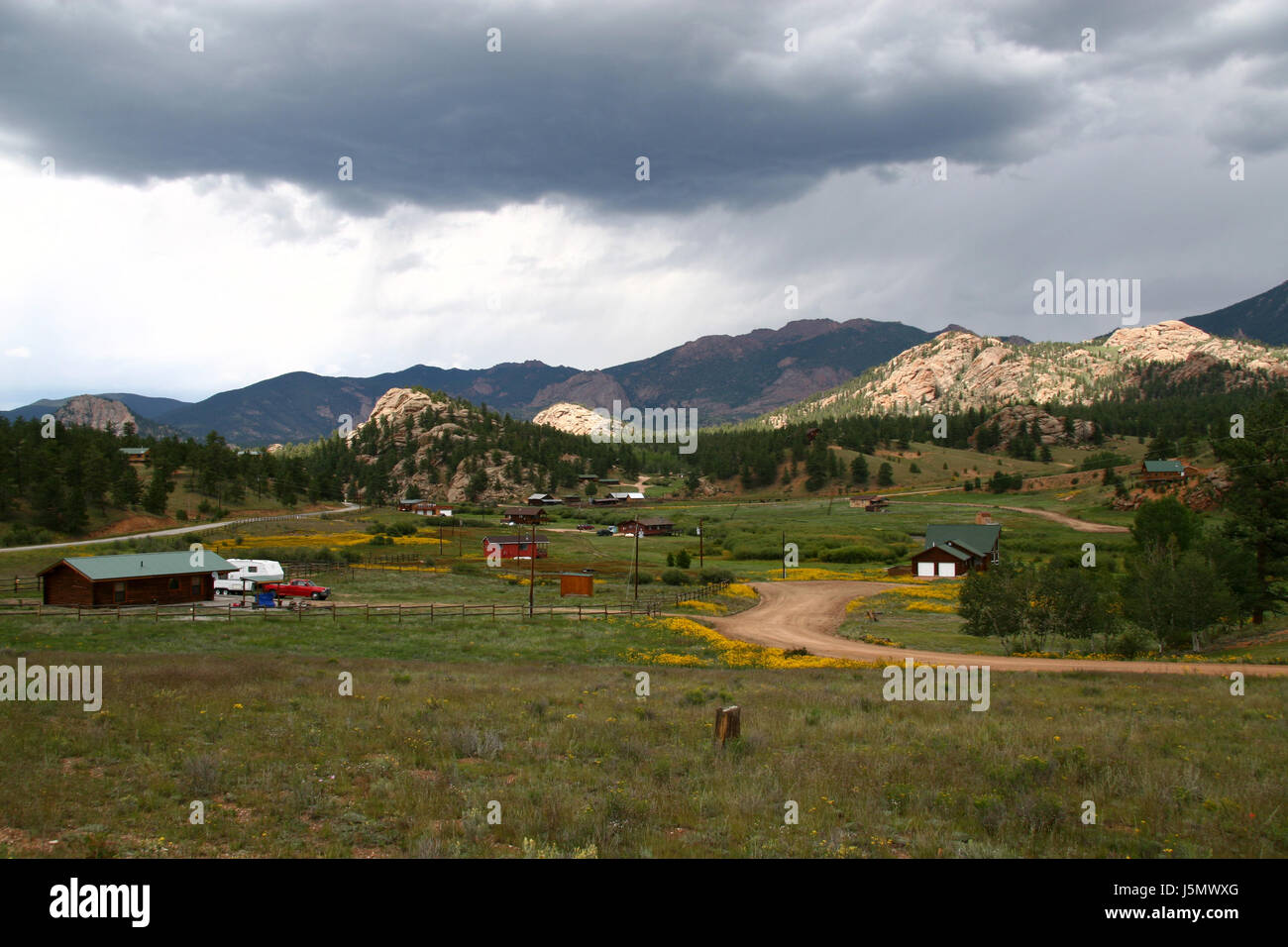 mountains america scenery countryside nature house building houses ...