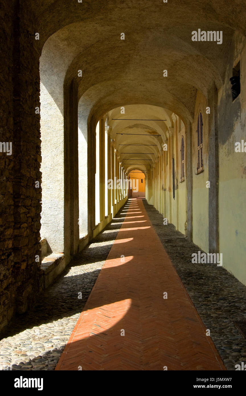 Middle aisle hi-res stock photography and images - Alamy