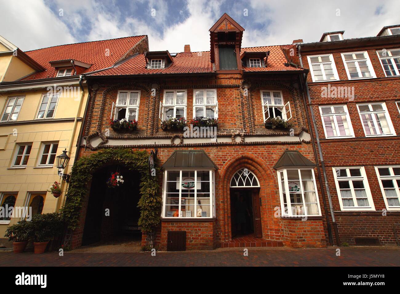 city town house home dwelling house residential building building ...