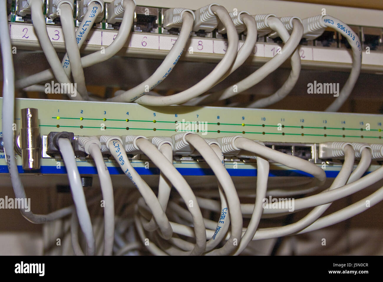 it lettering computing plug resistance count cabling computer ...