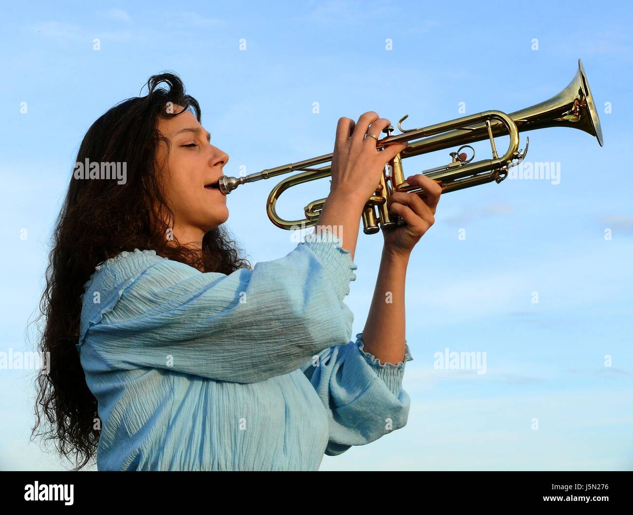 woman concentration trumpet approach respiration measure instrument ...