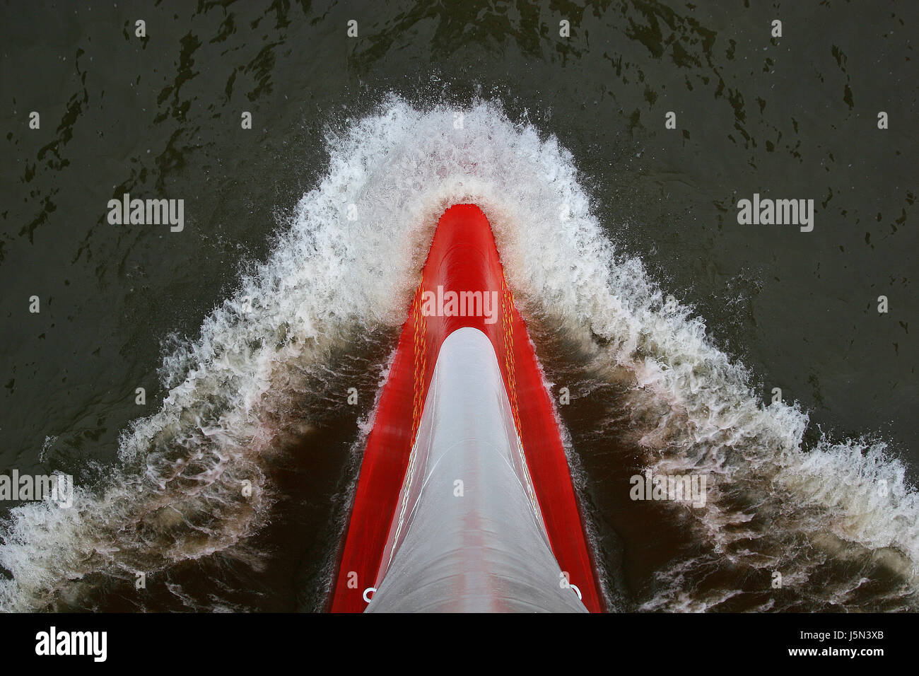 Bow wave hi-res stock photography and images - Alamy