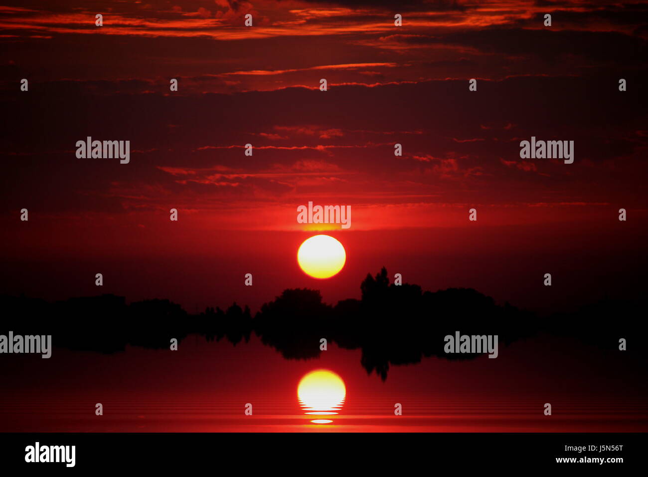 Tiefrot hi-res stock photography and images - Alamy