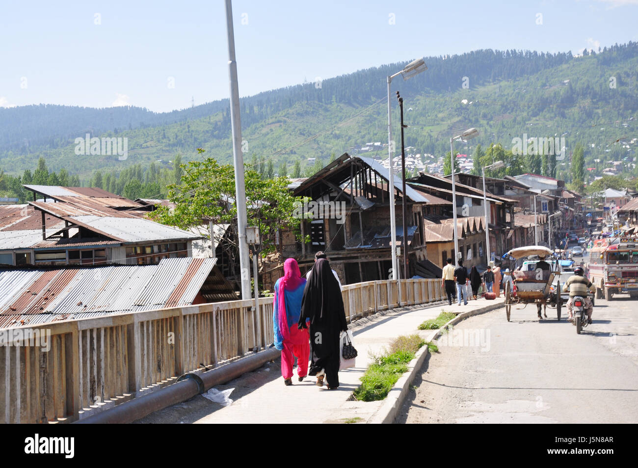 Kashmir Old Village Street, Paradise on the Earth, India, Srinagar ...