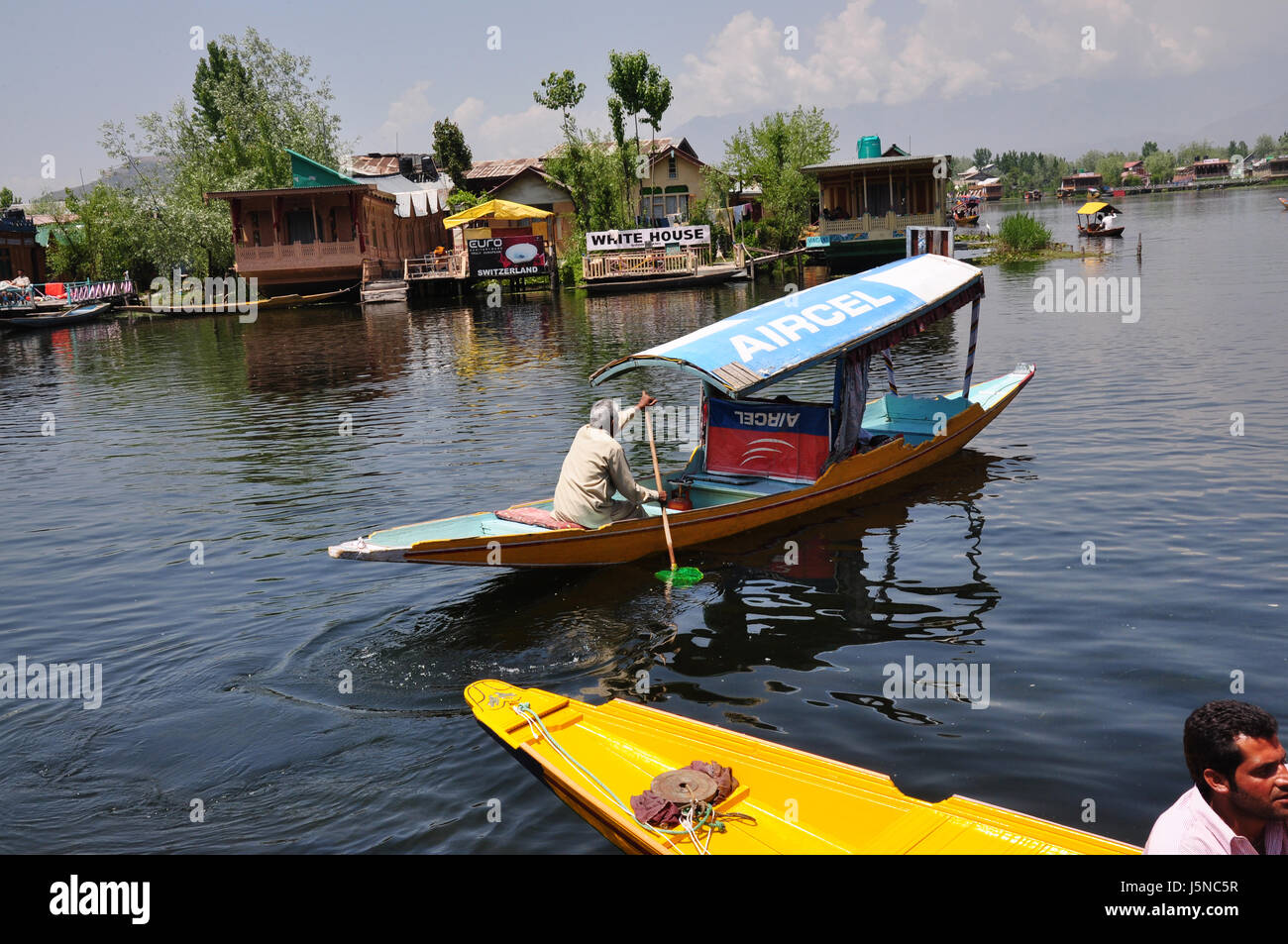 Kashmir, world-famous Dal Lake, A Shikara Ride, Jannat on Mission, Beautified Under Smart, House ...