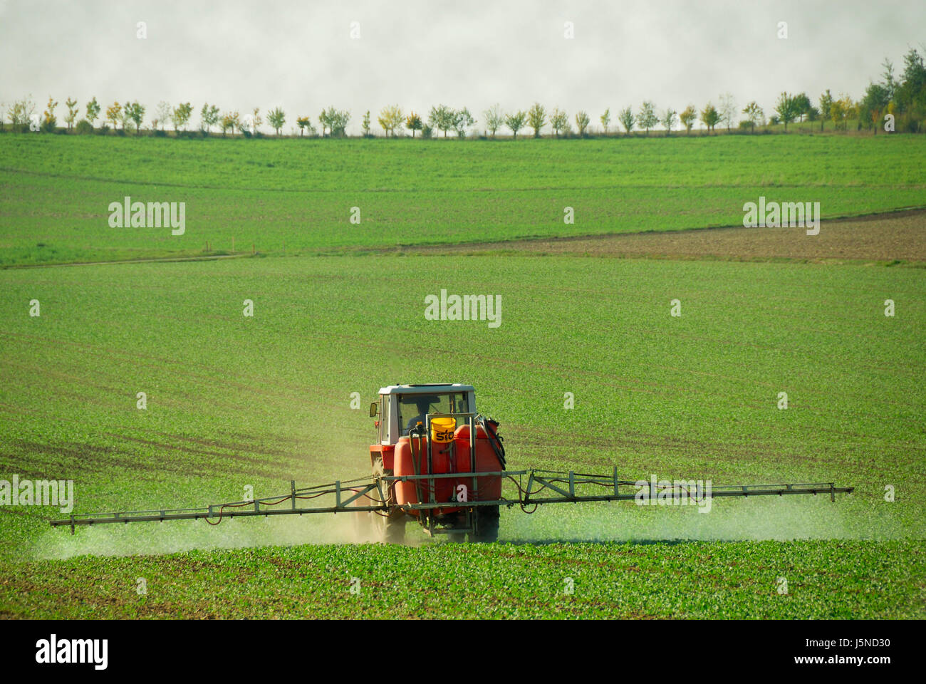 culture engine drive motor agriculture farming field acre squirt ...