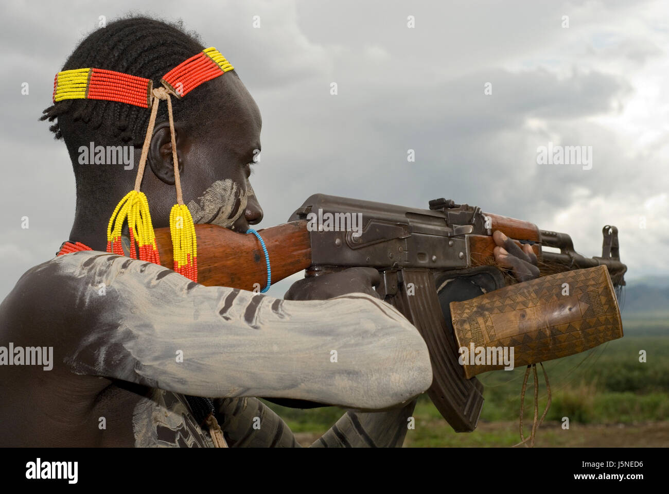 Africa hunter rifle hi-res stock photography and images - Alamy