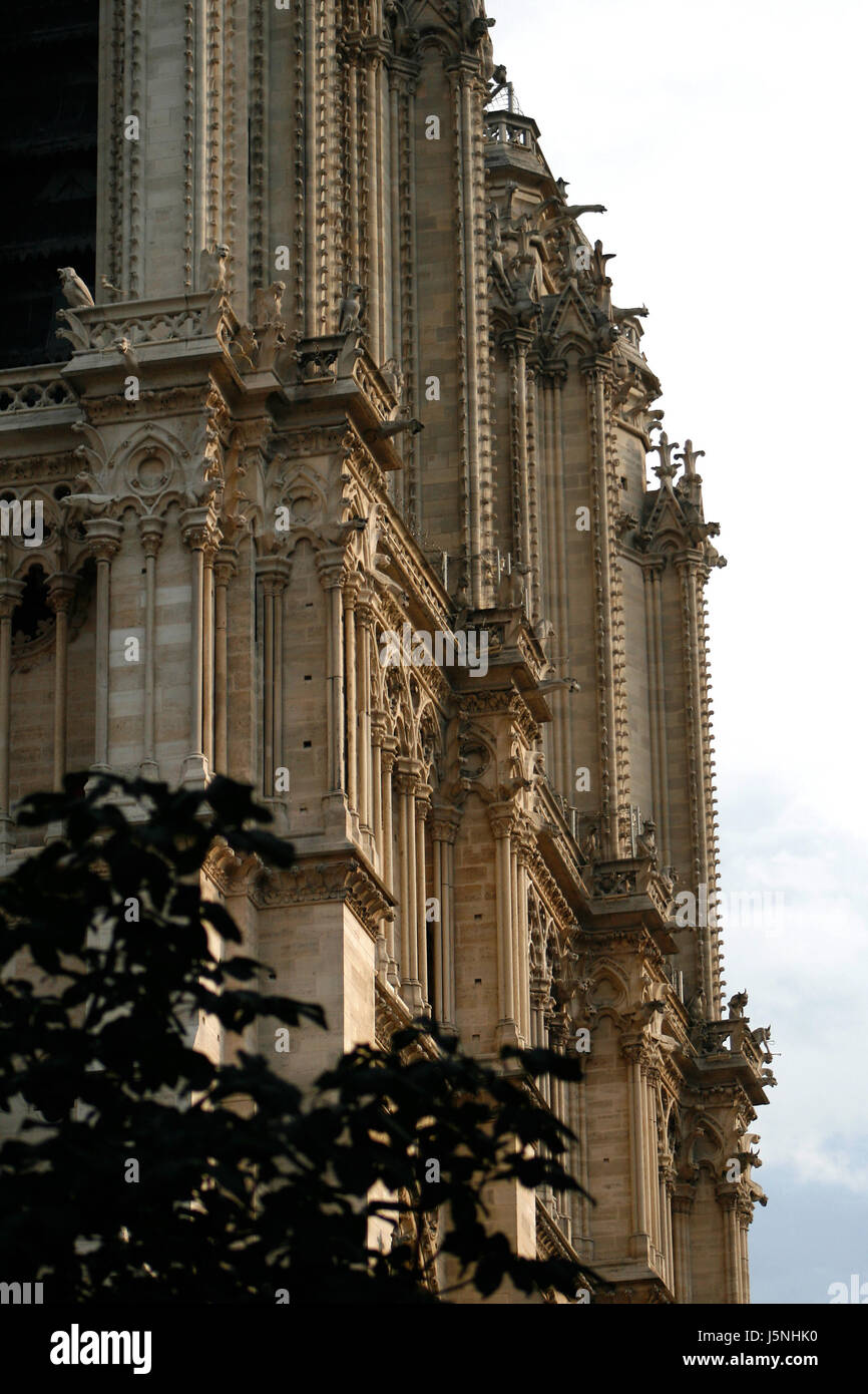 Our lady of paris statue notre dame hi-res stock photography and images ...
