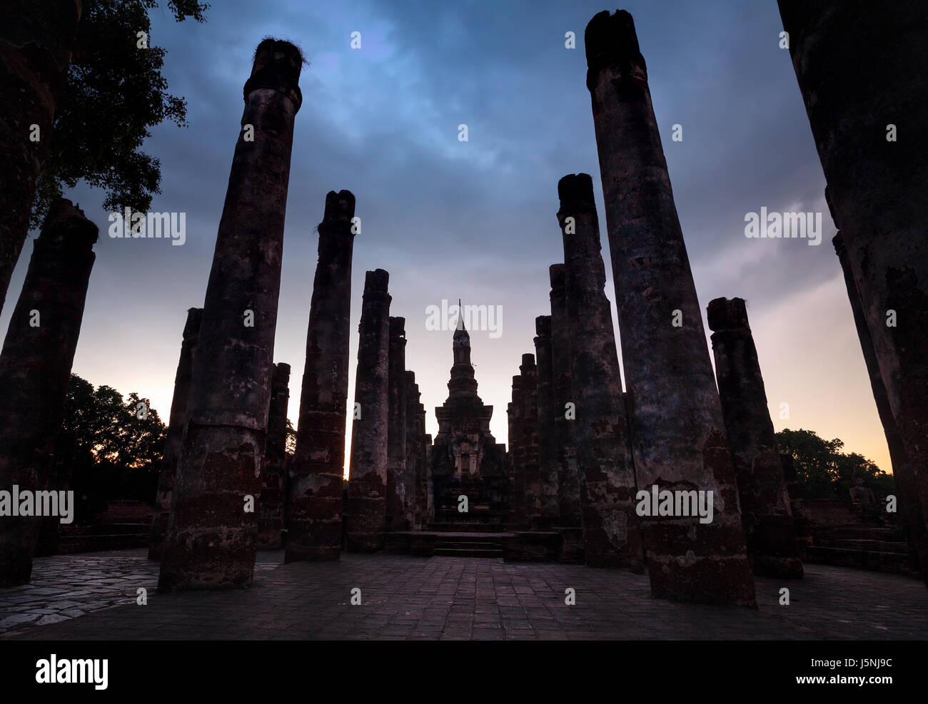 Column of temple hi-res stock photography and images - Alamy