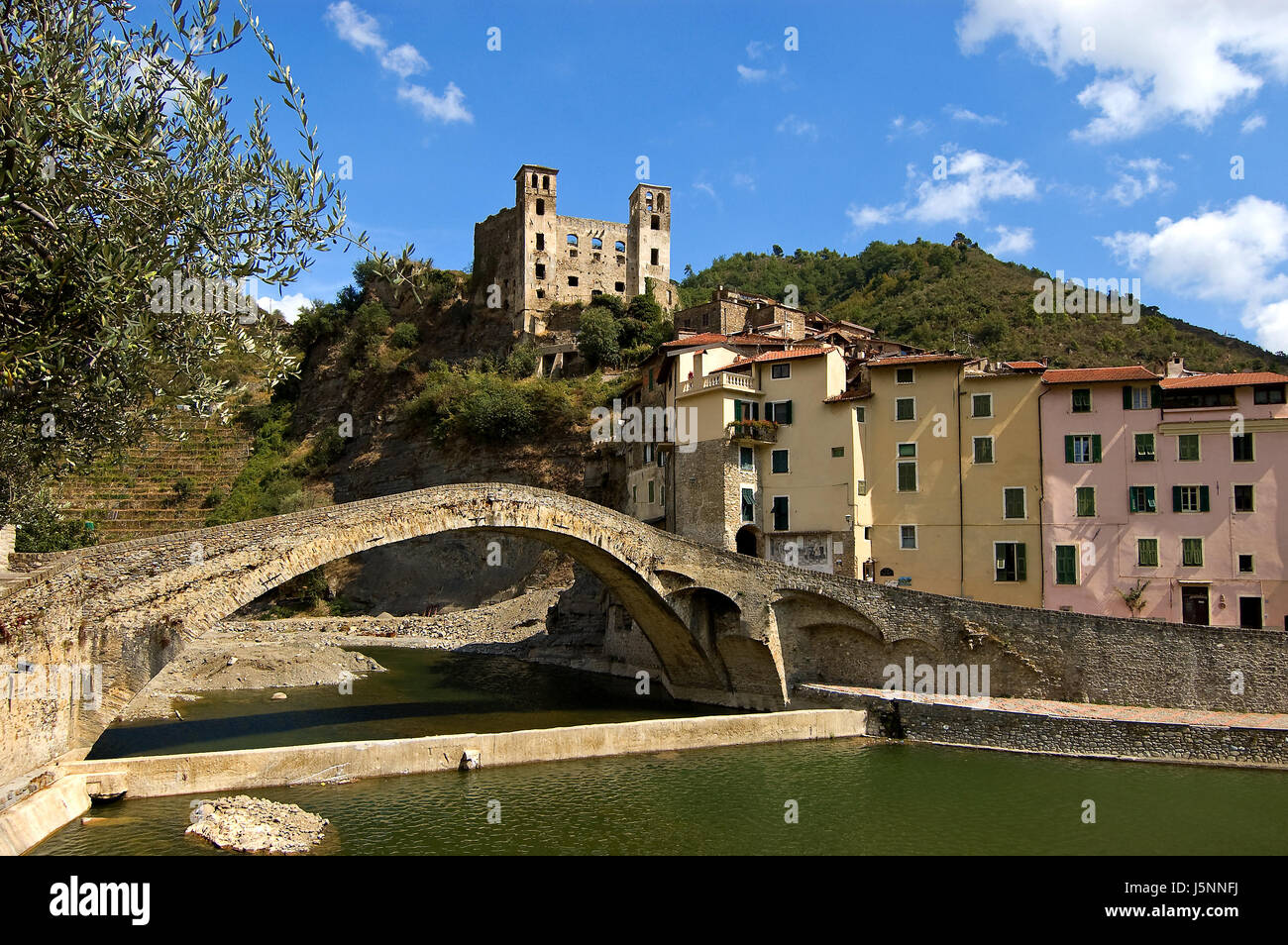 house building tower bridge coloured colourful gorgeous multifarious ...
