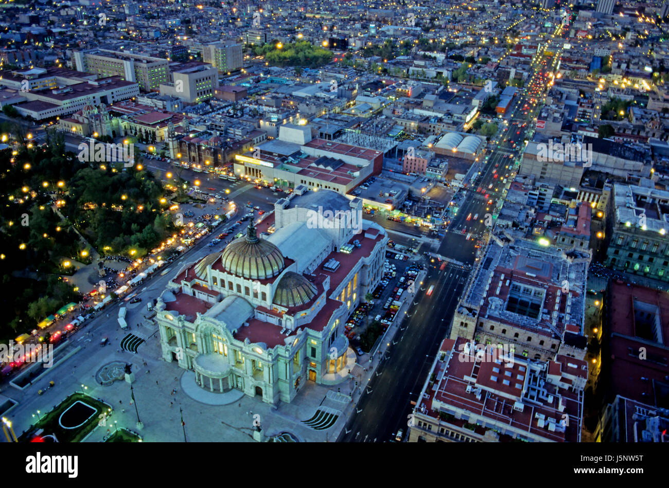 mexico city at night Stock Photo - Alamy