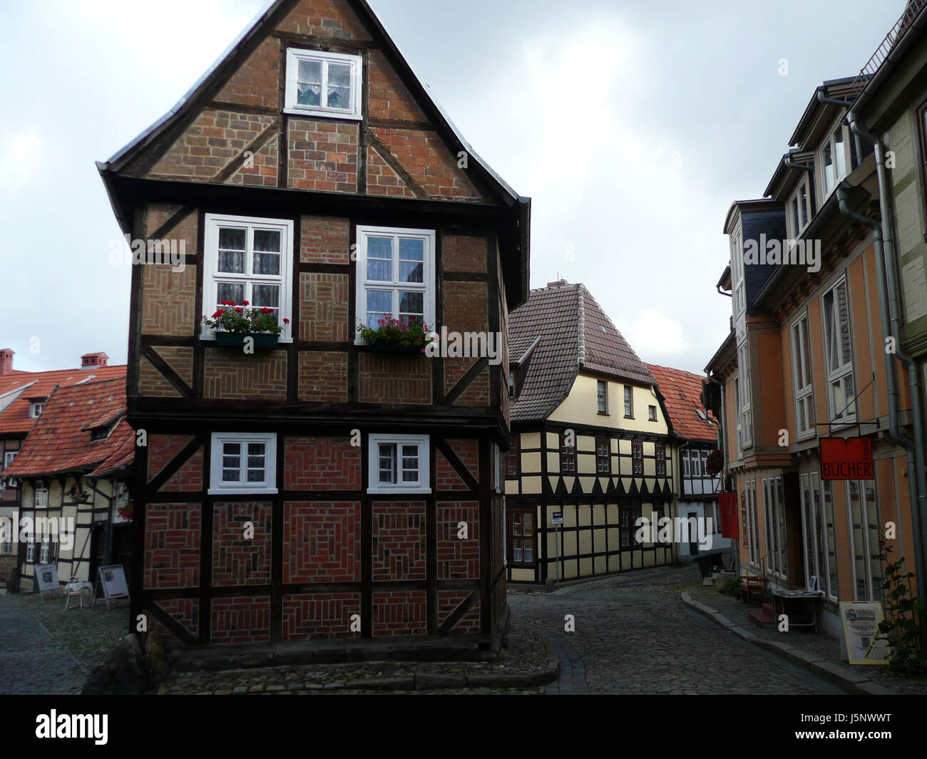 Tudor style balcony hi-res stock photography and images - Alamy