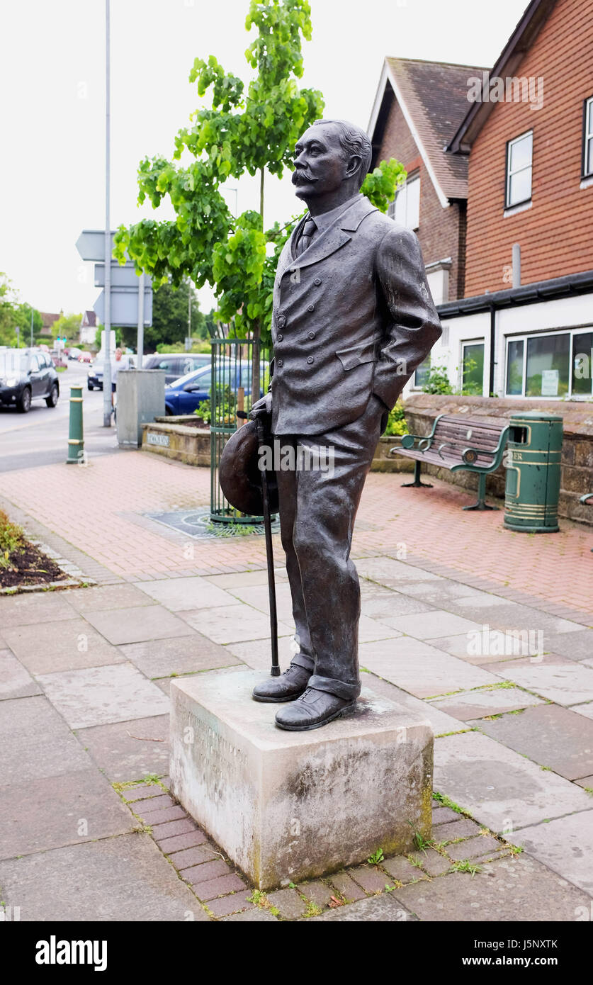 Crowborough statue conan doyle hi-res stock photography and images - Alamy
