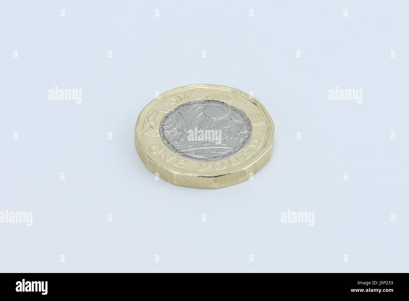 The reverse side of the new one pound coin Stock Photo - Alamy