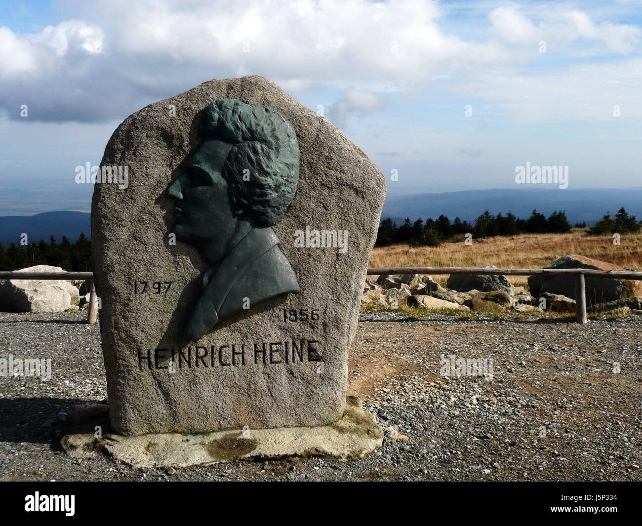 monument memorial resin sight view outlook perspective vista panorama ...