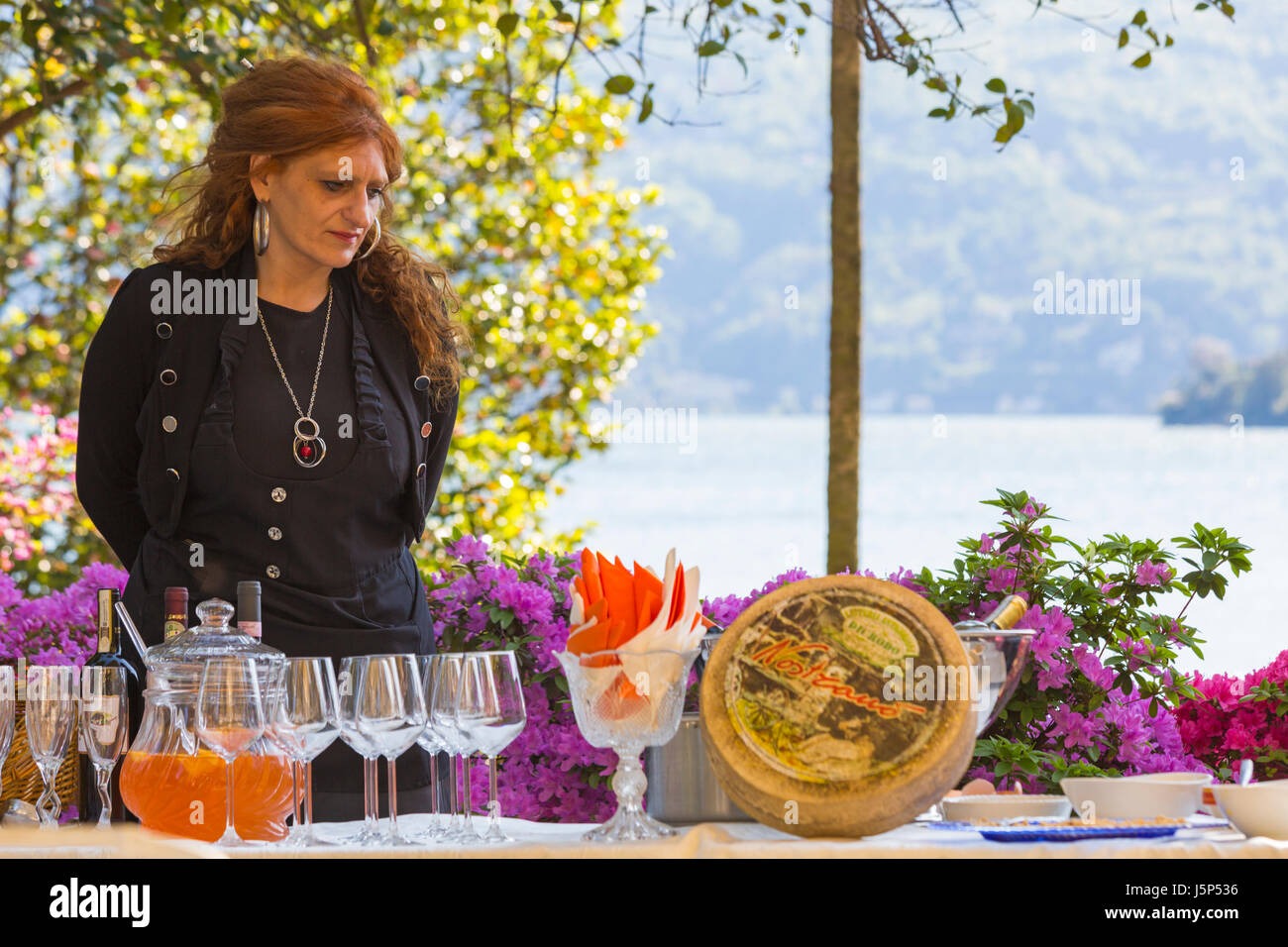 Italian waitress hi-res stock photography and images - Alamy