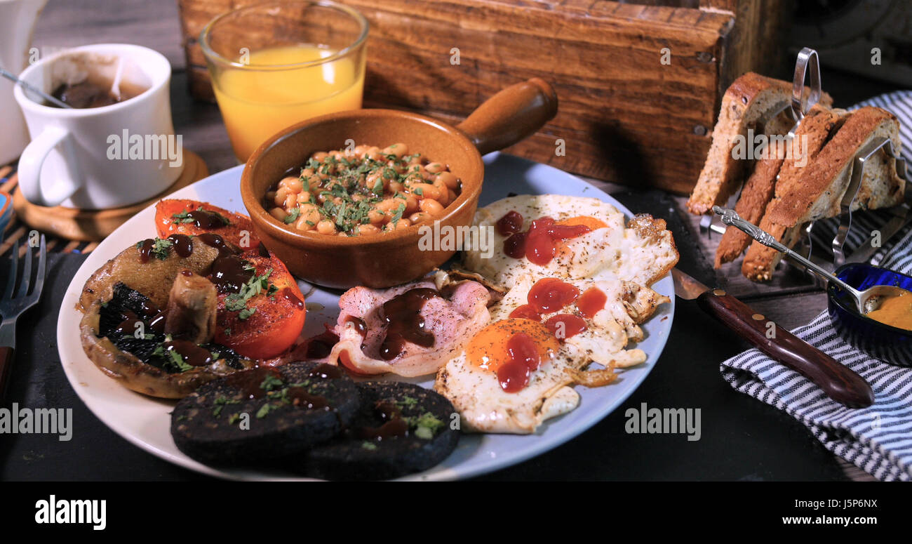 English full breakfast hi-res stock photography and images - Alamy