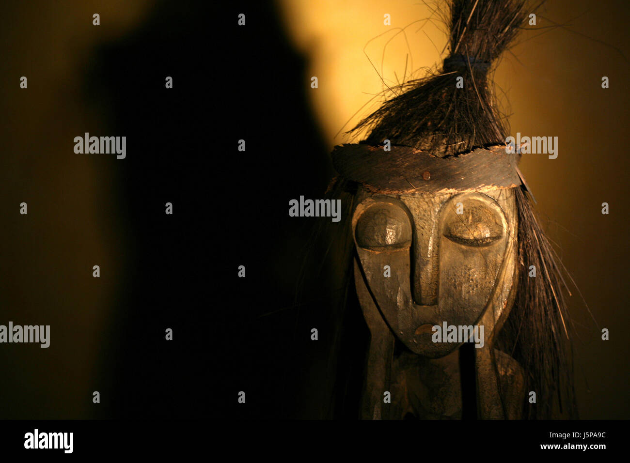 Art Wood Carving Sculpture High Resolution Stock Photography and Images ...