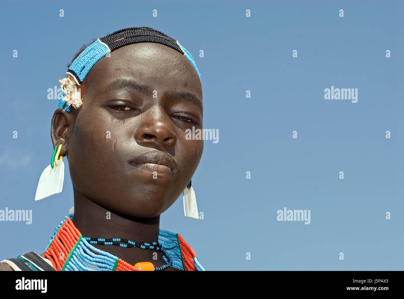 Woman africa portrait black swarthy hi-res stock photography and images ...
