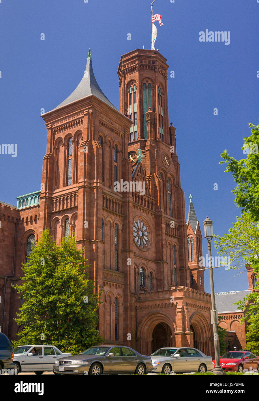 Smithsonian castle architecture hi-res stock photography and images - Alamy