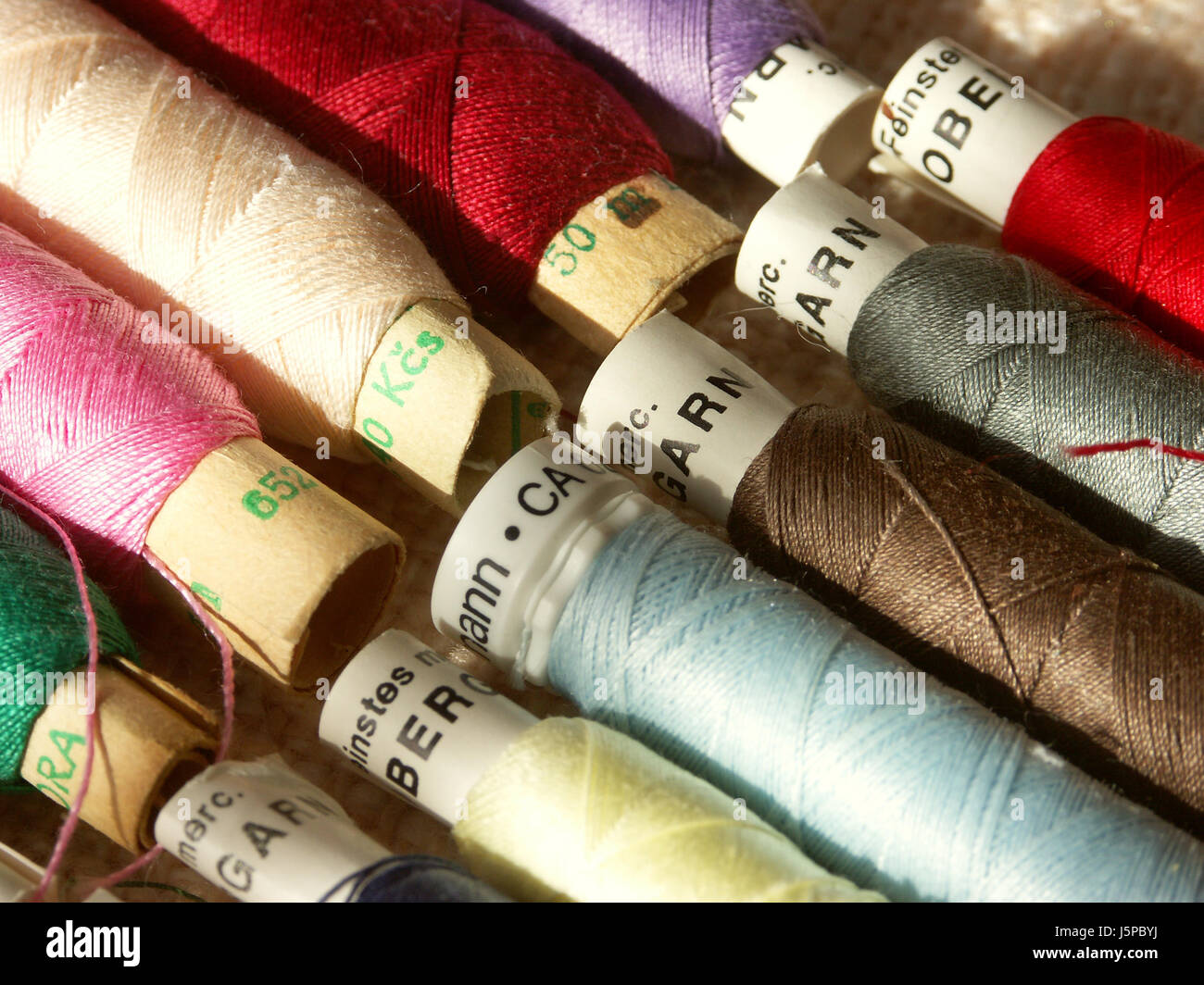 Yarns hi-res stock photography and images - Alamy