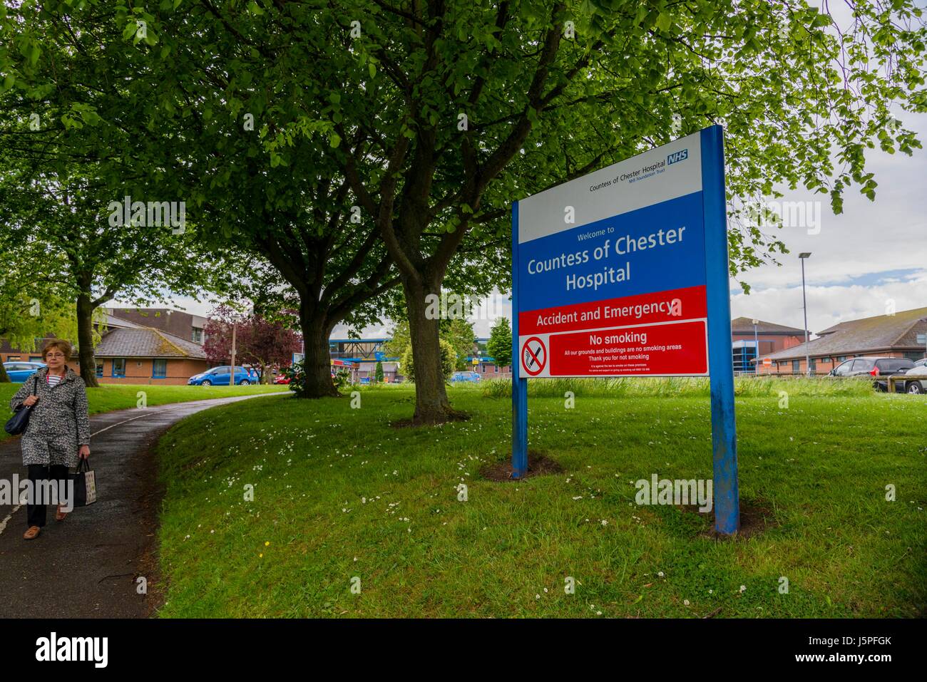 At the countess of chester hospital hi-res stock photography and images ...