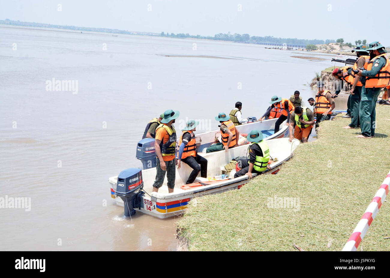 Rescue 1122 officials are taking part in mock flood-fighting emergency ...