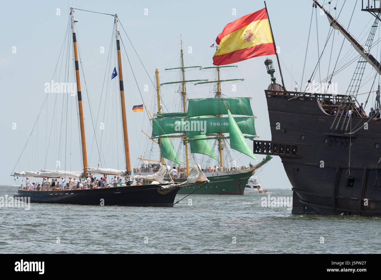 Schooner barque hi-res stock photography and images - Alamy