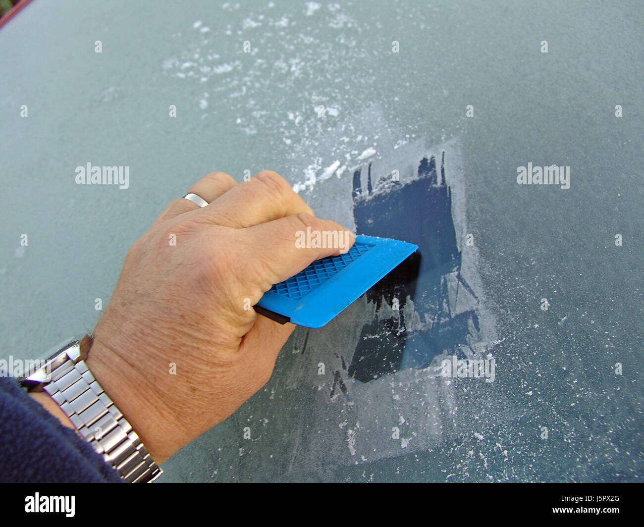 Eis schaben hi-res stock photography and images - Alamy