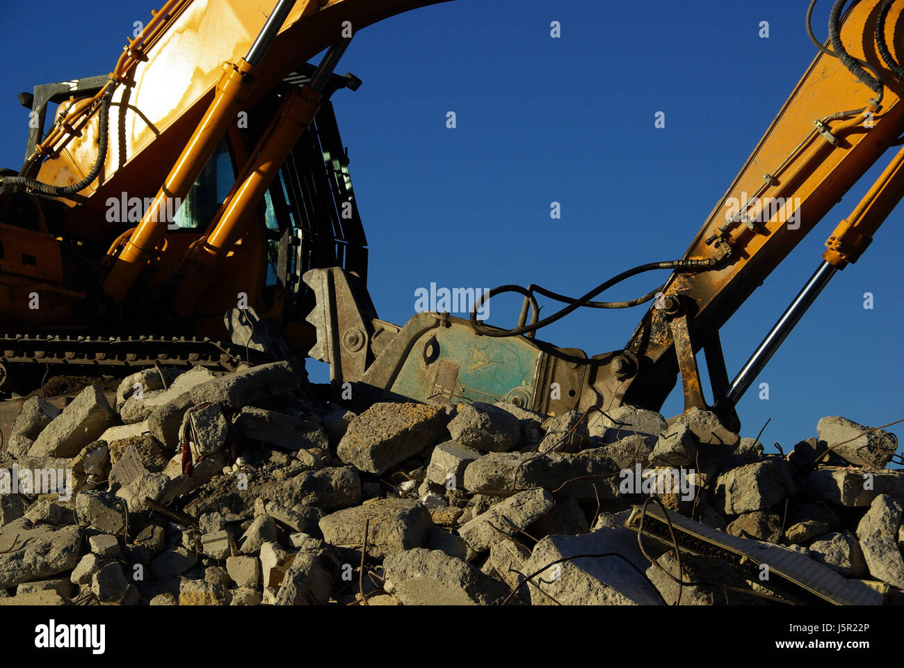 engine drive motor concrete dredger debris demolition scrapping hunks ...