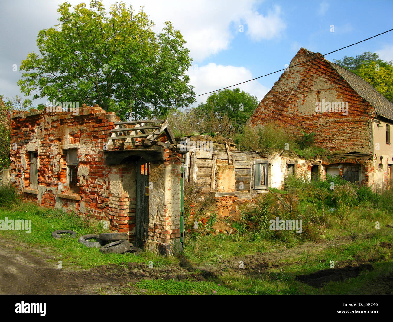 buildings decay ruin past bankrupt destruction wrecks land realty ...