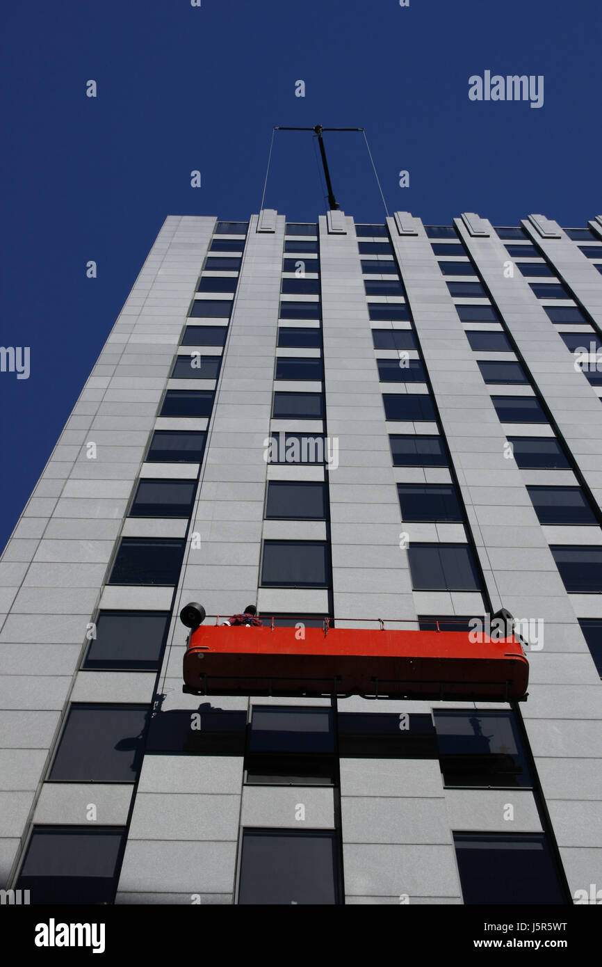 Window cleaning gondola hi-res stock photography and images - Alamy