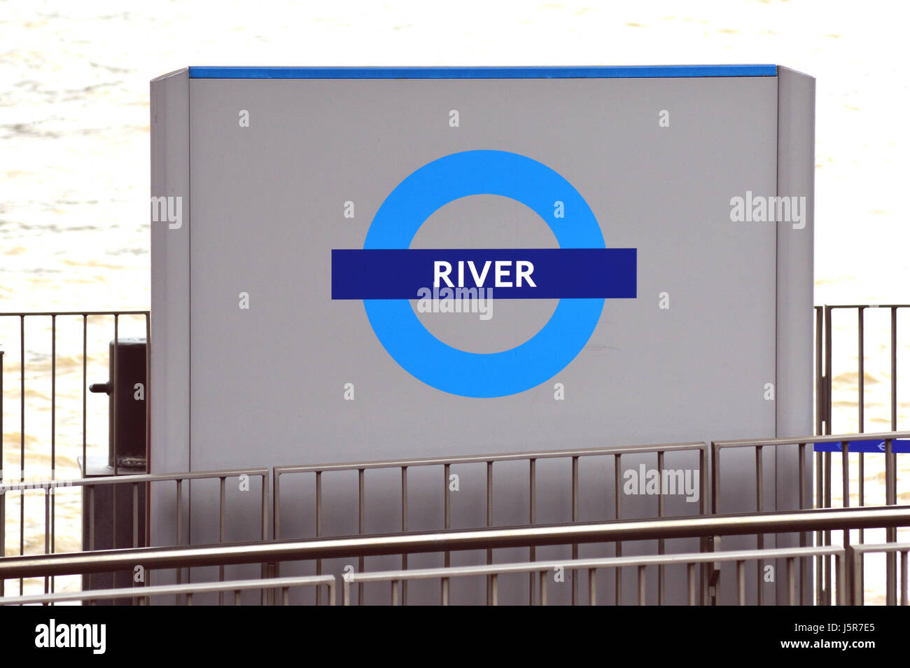 London River Bus stop along the River Thames Stock Photo - Alamy