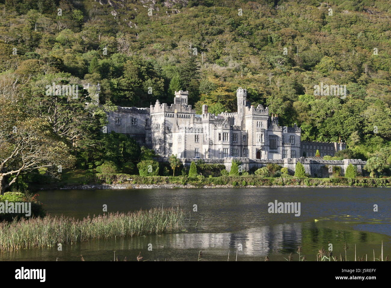 compartment monastery ireland idyll oriel college battlement fresh ...