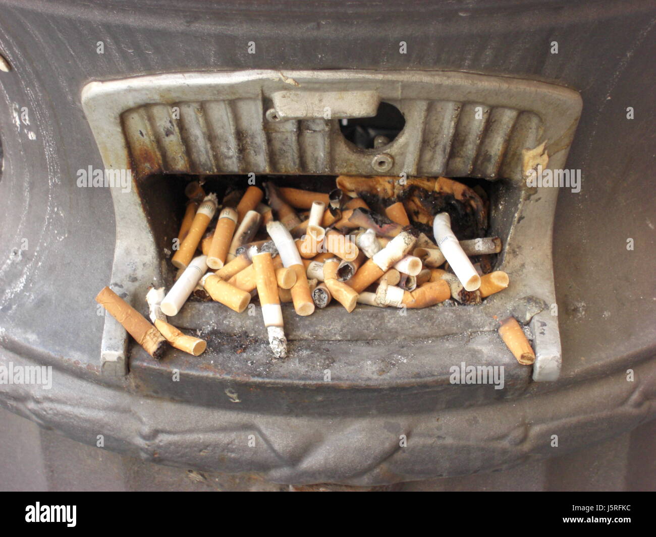 cigarette health insalubrious freedom liberty ash garbage can poison ...