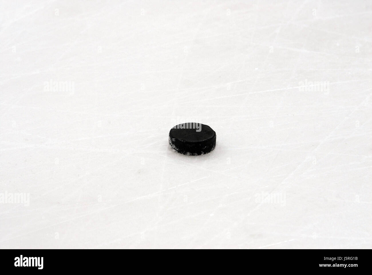 Solid disc hi-res stock photography and images - Alamy