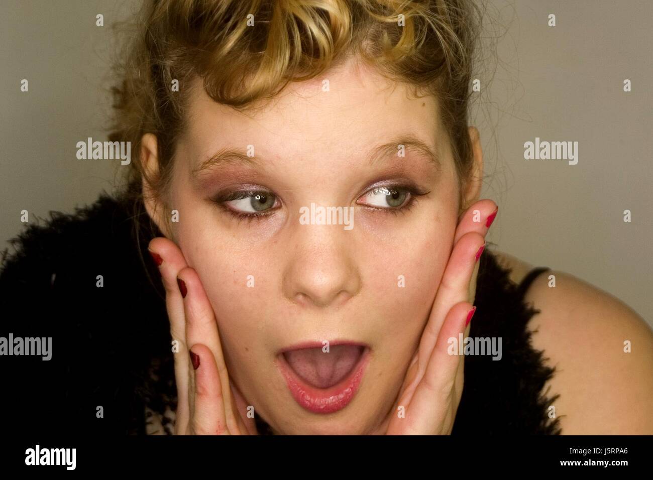 face look glancing see view looking peeking looking at frightened ...