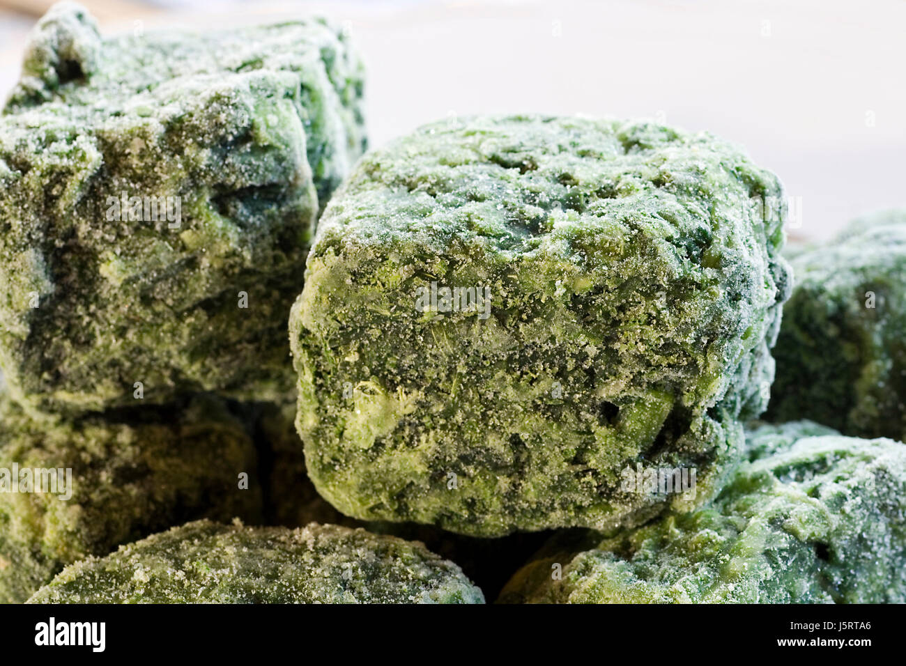 vitamins vitamines green cold frozen dainty vegetable spinach frozen ...