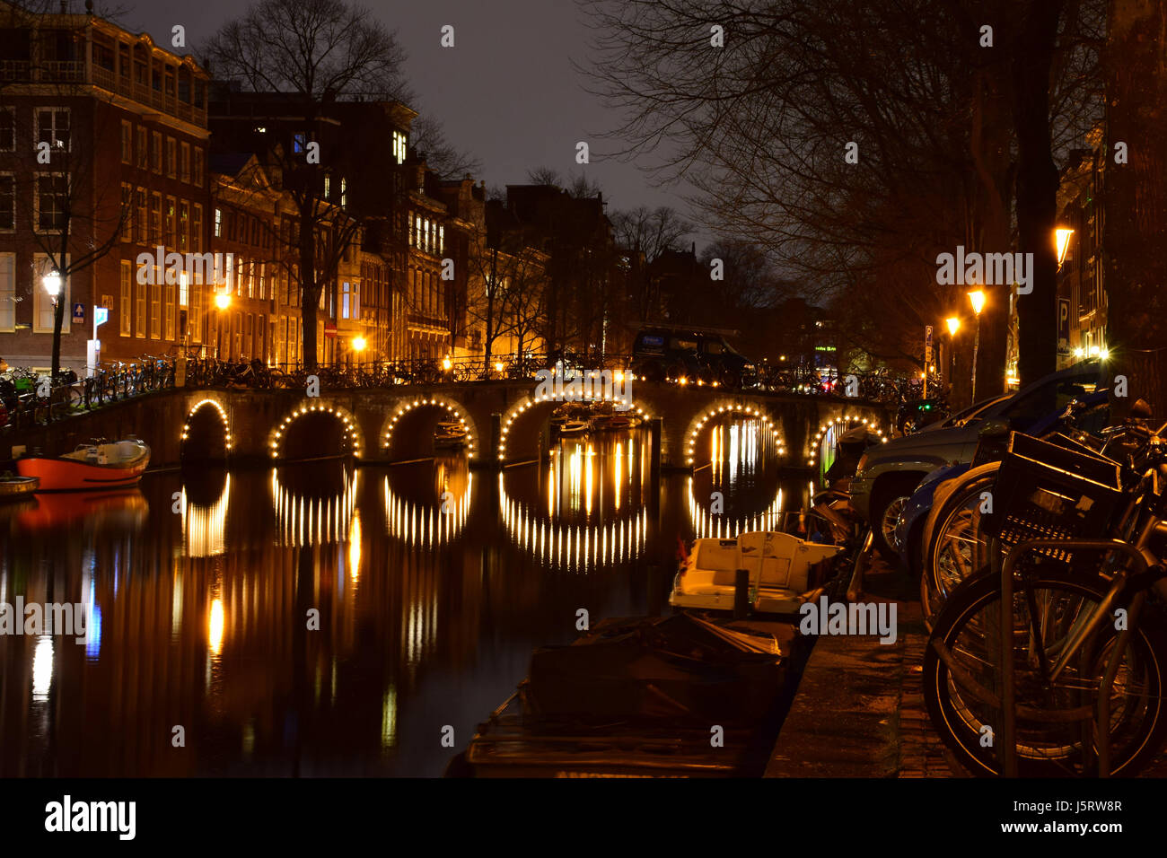 Night time on the canals of Amsterdam, Netherlands Stock Photo - Alamy