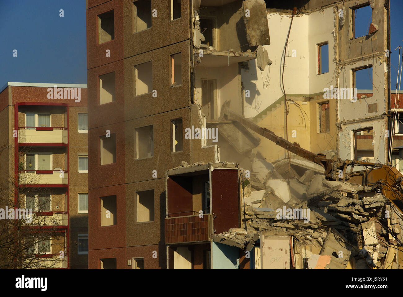 engine drive motor concrete new building steel dredger residential area ...