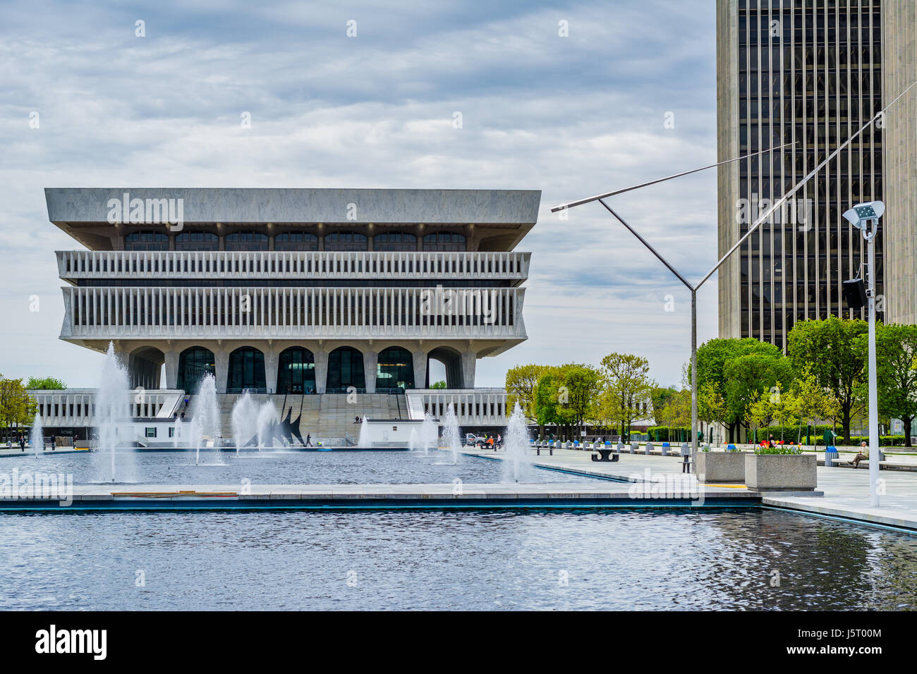 Fountains and the New York State Museum, in Albany, New York Stock ...