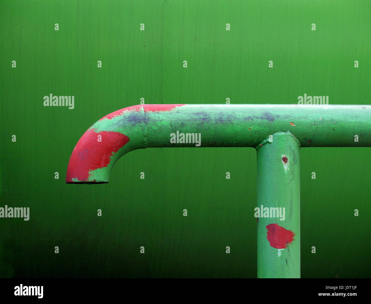 colour engineering green ailing outside railing colour contrast ...