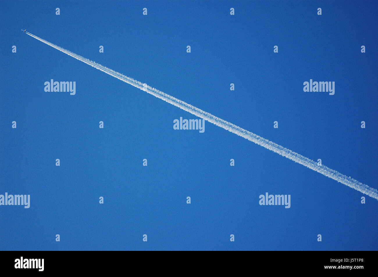 Blue diagonal hi-res stock photography and images - Alamy