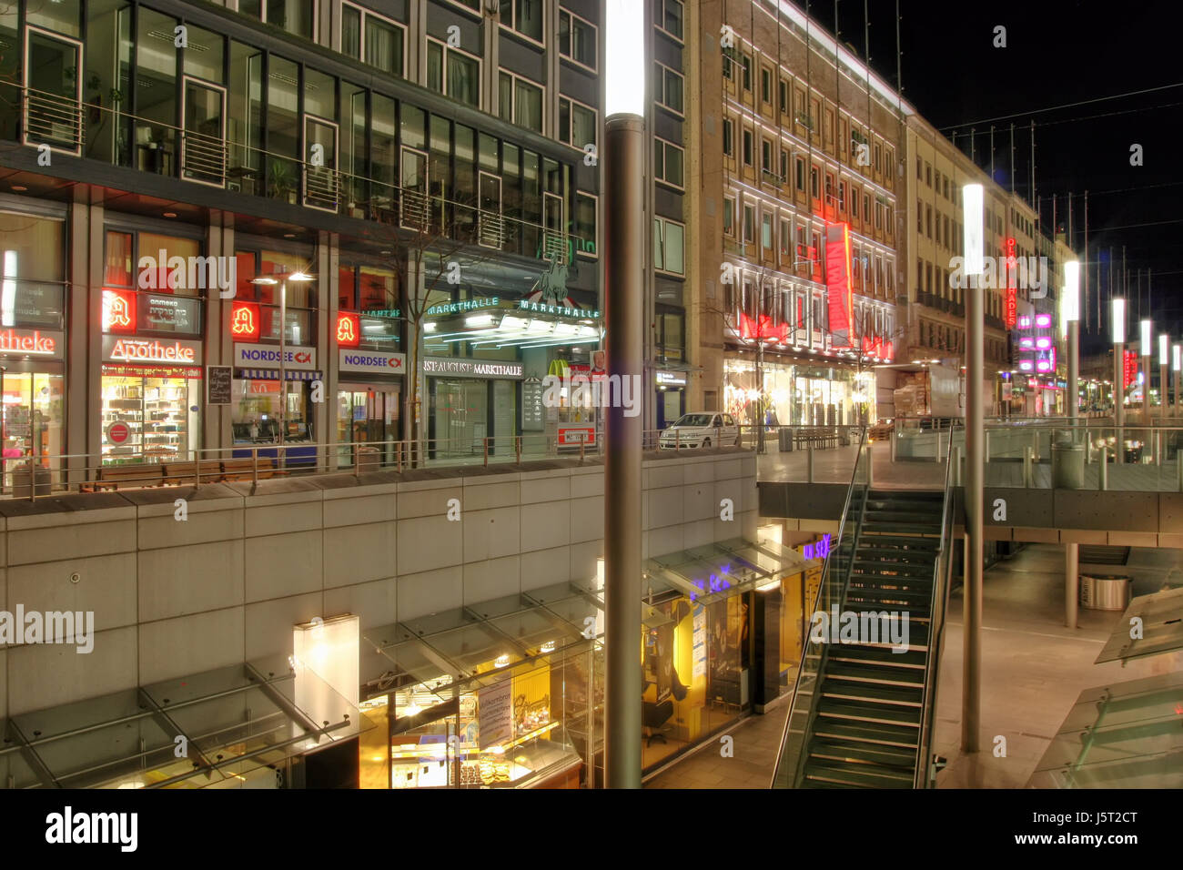 shopping centre hanover promenade stroll at night shop window hanover ...