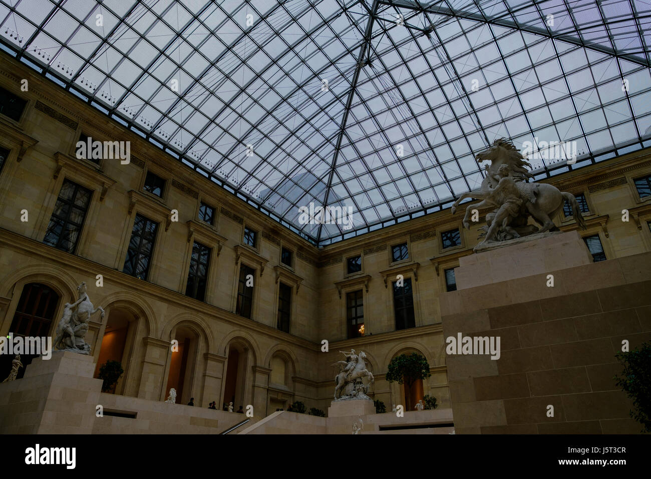 Glass pyramid roof ceiling hi-res stock photography and images - Alamy