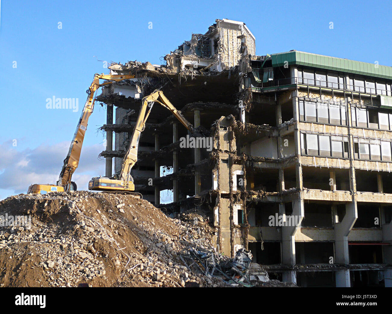 Bomb dismantling hi-res stock photography and images - Alamy