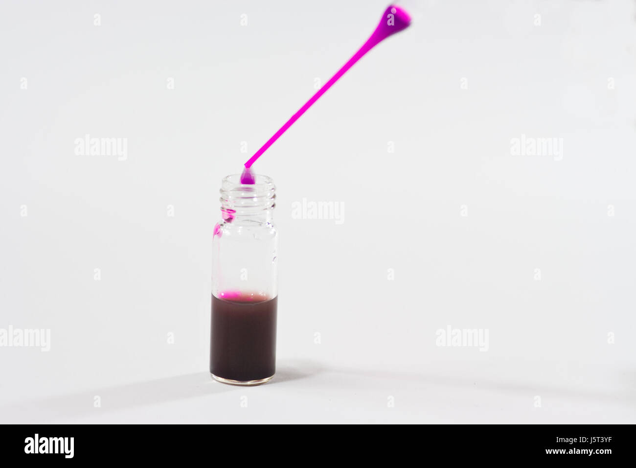 Pipette drip drops laboratory test hi-res stock photography and images ...