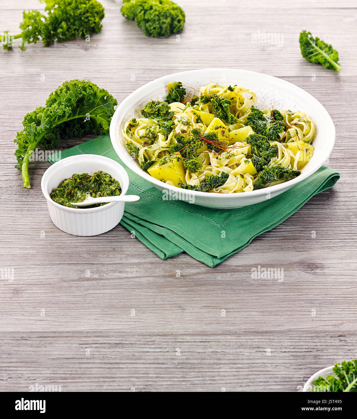 Curly pasta hi-res stock photography and images - Alamy