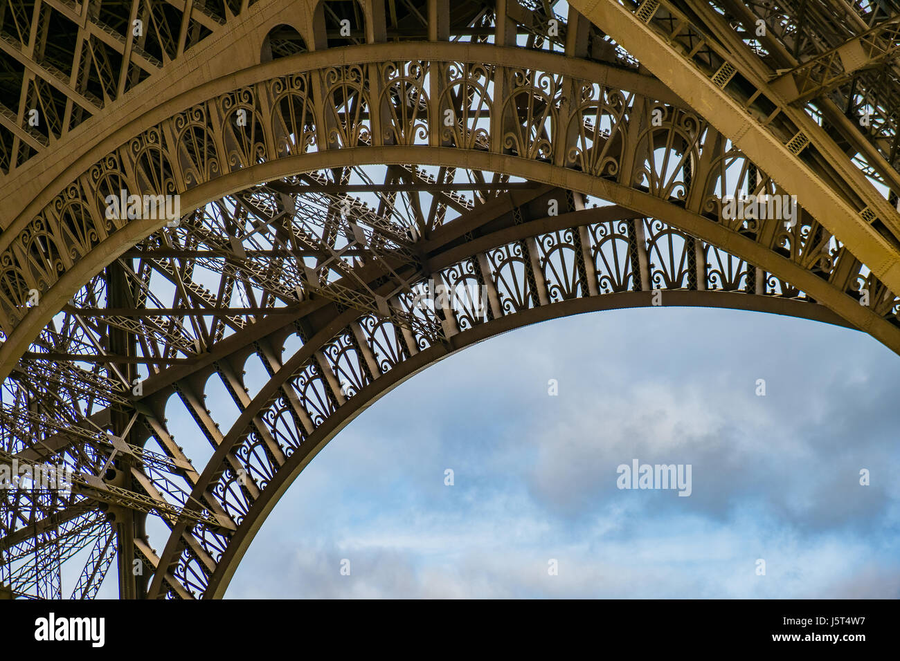 Lattice Detail Of The Eiffel Tower Stock Photo - Alamy