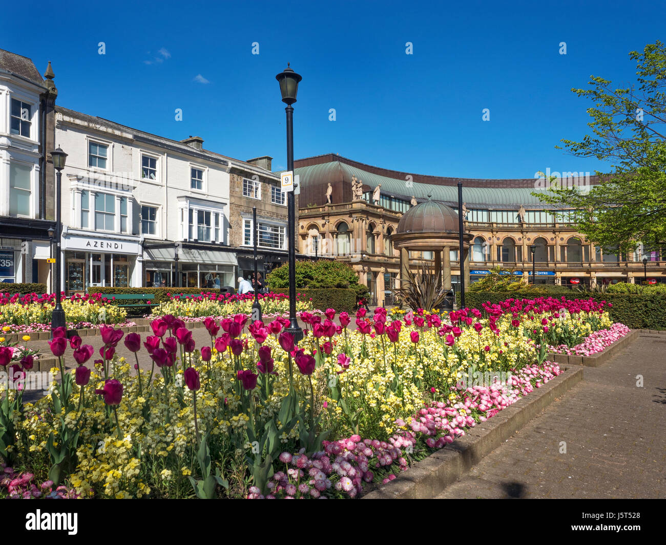 Victoria gardens harrogate hi-res stock photography and images - Alamy